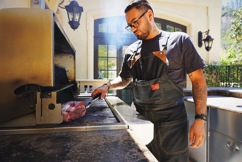 Chef Lawrence Duran cooking for the Wahlbergs - élite Magazine